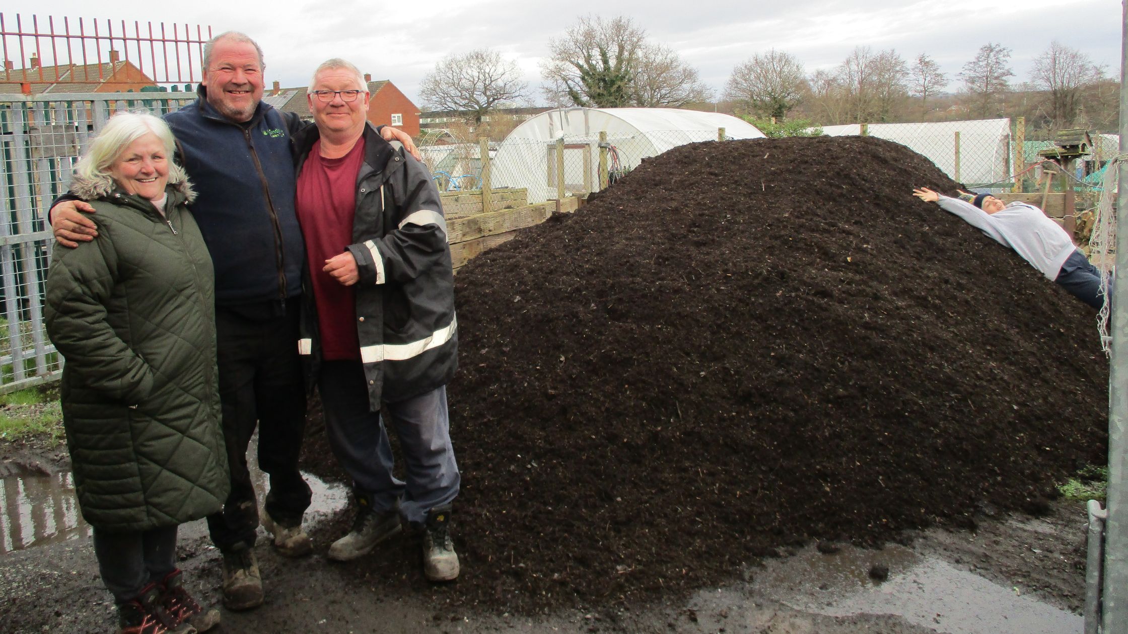 Wastewise Make Donation to Over Allotments Association