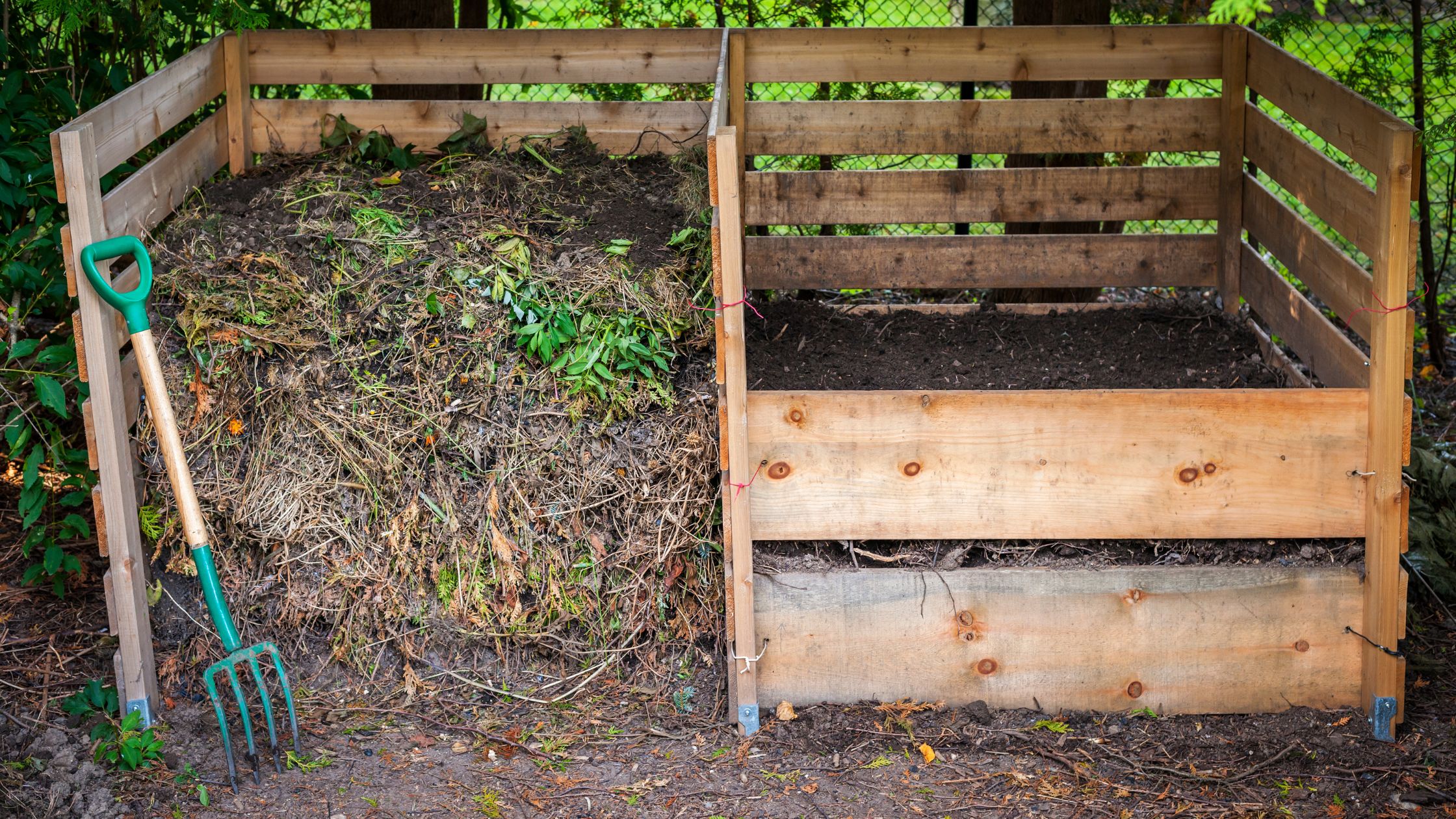 How To Make A Compost Bin I A Guide for Sustainable Gardening